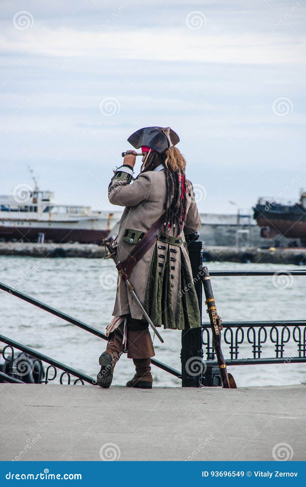 Kapitein Van Een Piraatschip Redactionele Stock Afbeelding - Image of ...