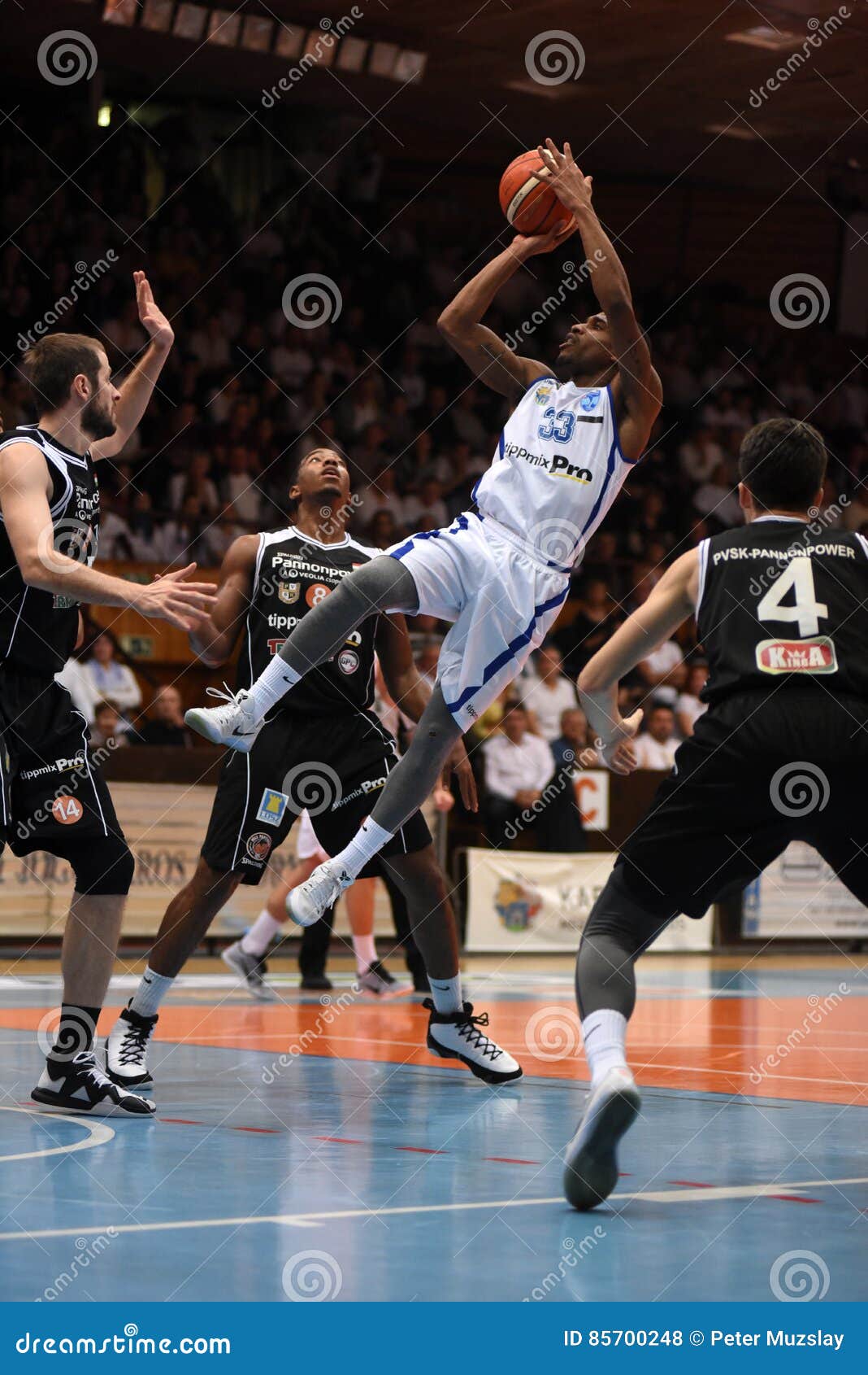Kaposvar - Het Basketbalspel Van Pecs Redactionele Stock Foto - Image ...