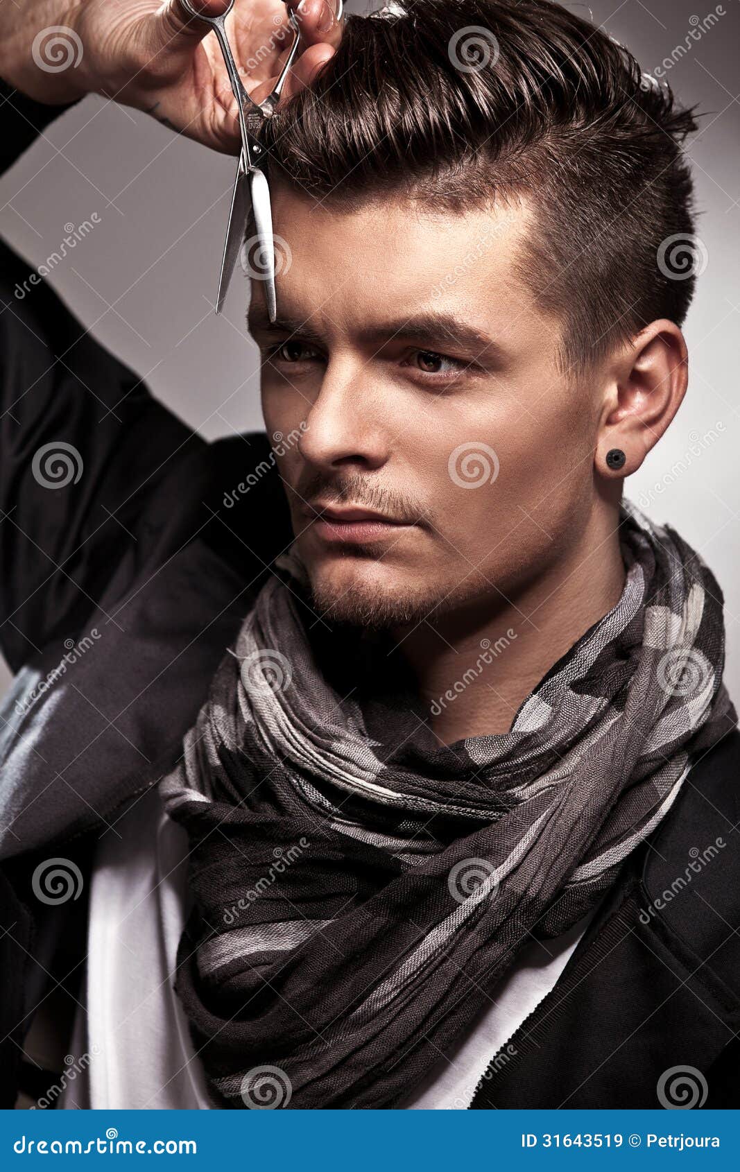 Kapper stock afbeelding. Image of vrolijk, menselijk - 31643519