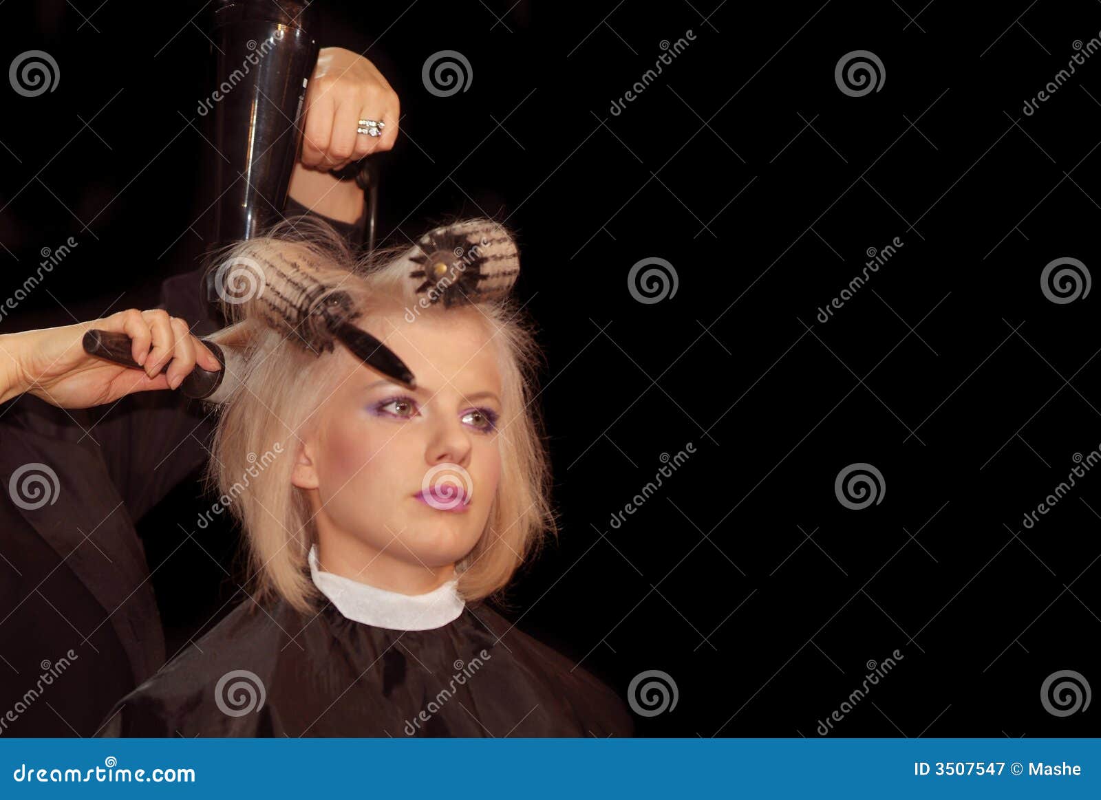 Kapper (kapper) met model stock afbeelding. Image of leuk - 3507547