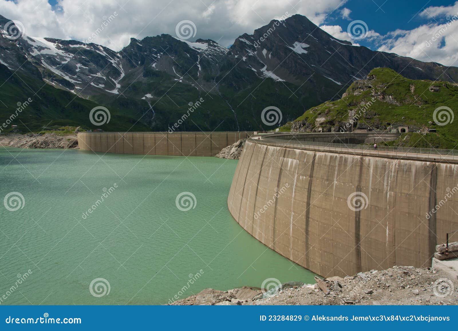 Kaprun Dam, lake and Alps stock image. Image of austria - 23284829