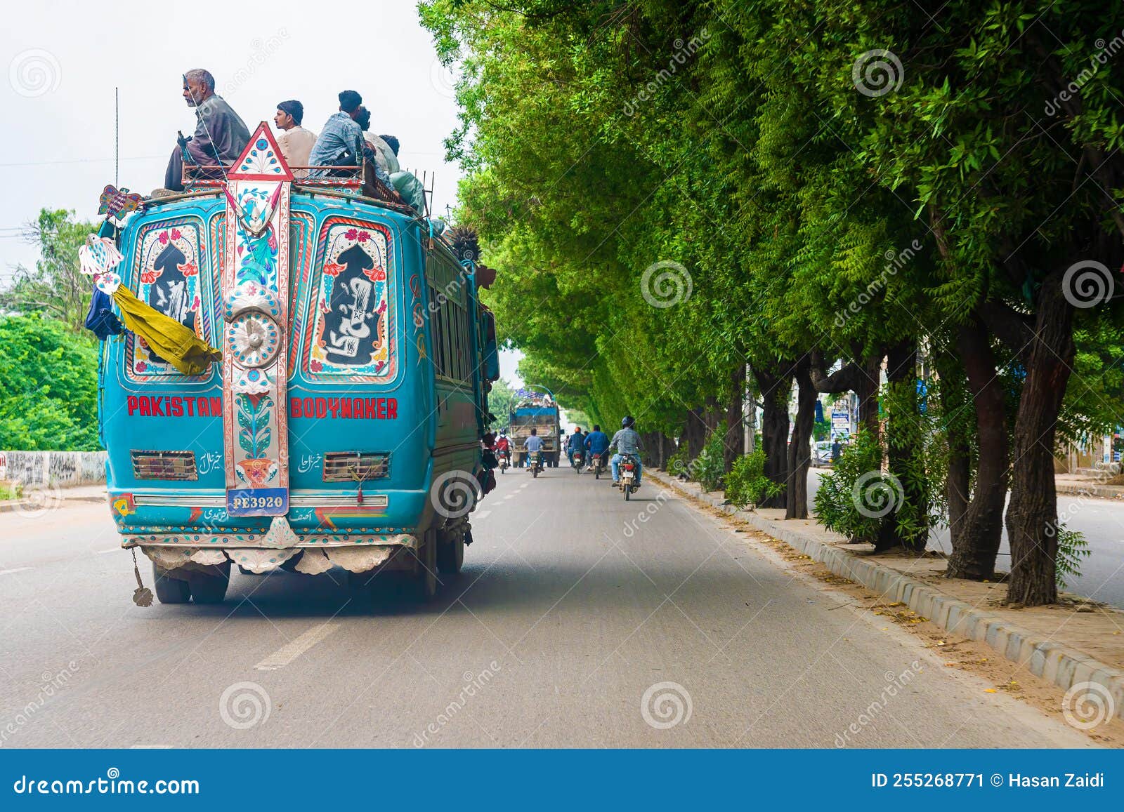Karachi Roads and Traffic editorial photo. Image of landscape - 255268771