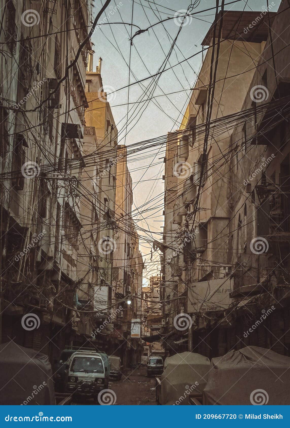 Street of karachi editorial image. Image of city, aria - 209667720