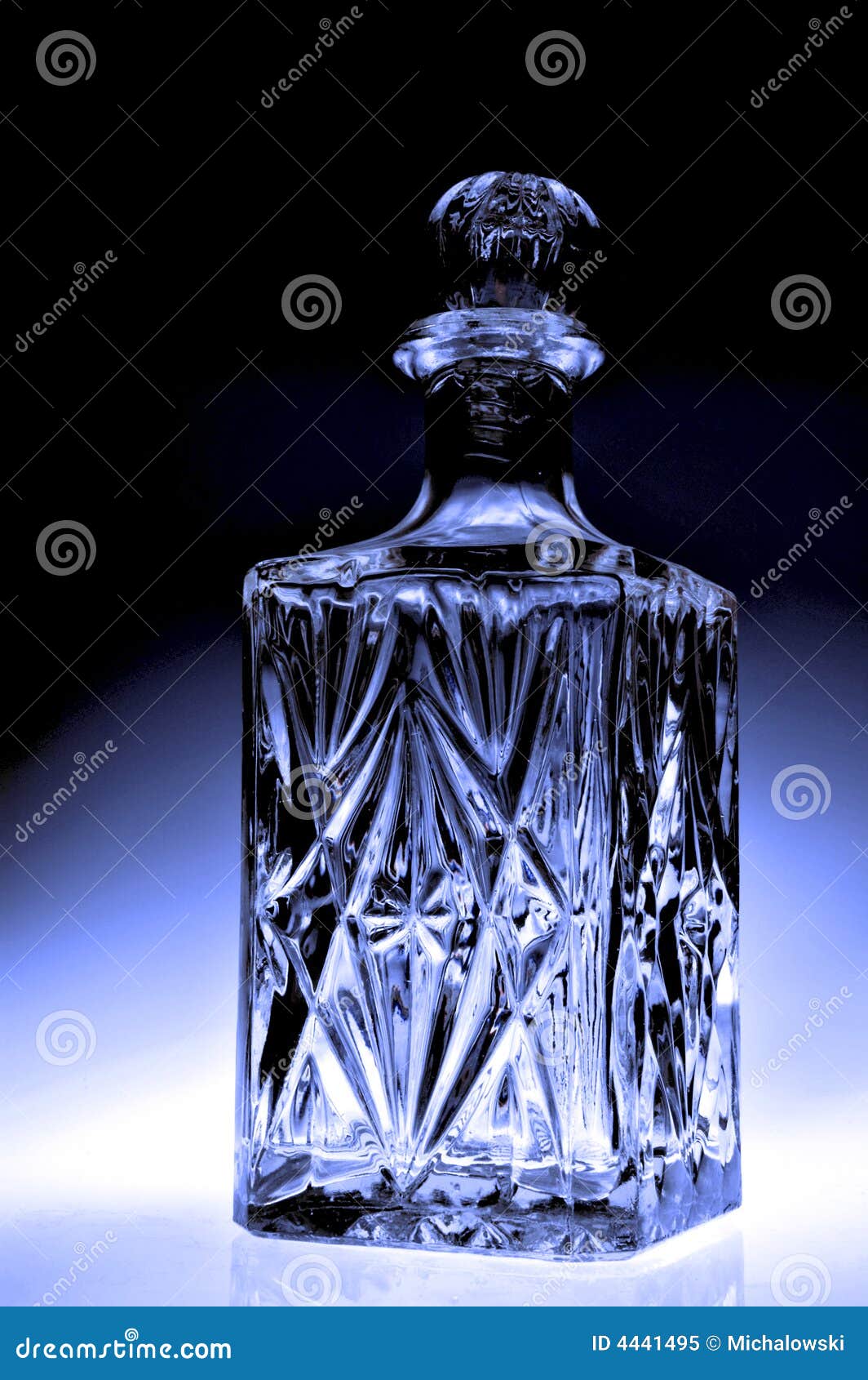 Karaf stock afbeelding. Image of alcohol, water, glas - 4441495