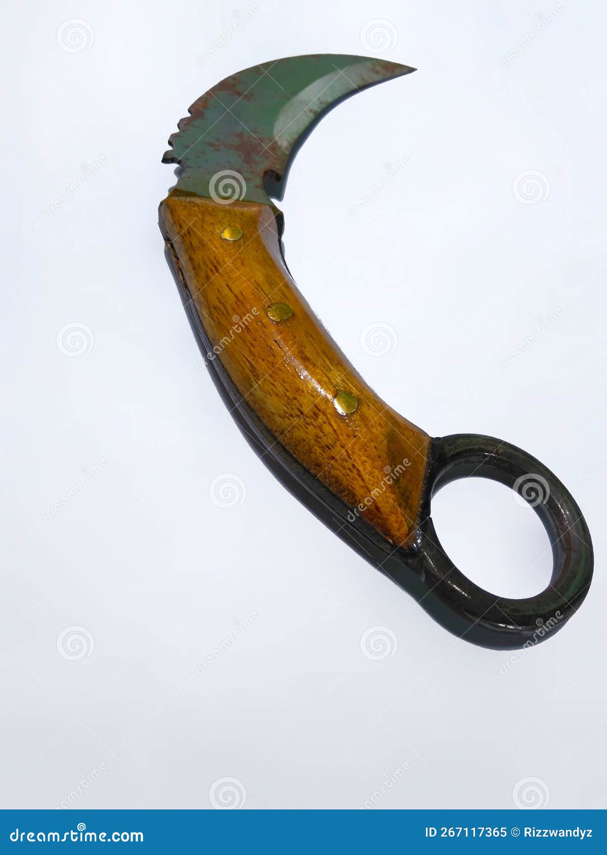 Karambit Es Un Arma Tradicional De Indonesia Imagen de archivo - Imagen ...