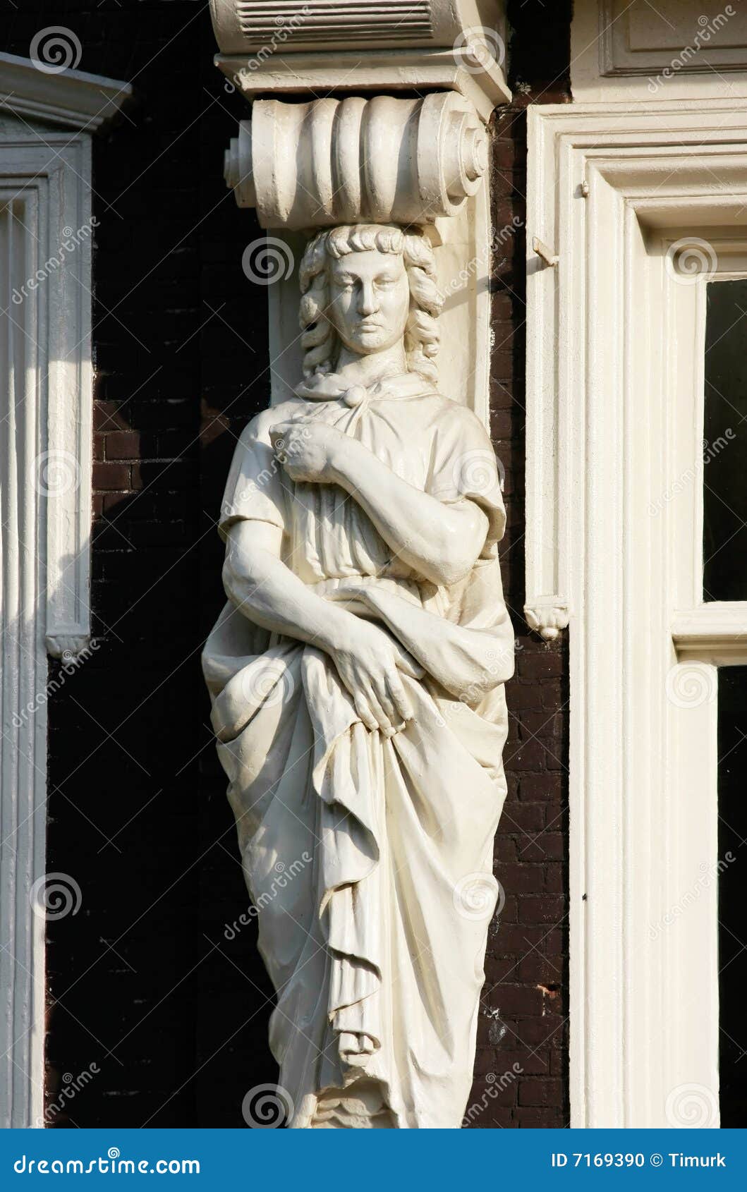 Kariatide stock foto. Image of godin, gebouw, buitenkant - 7169390