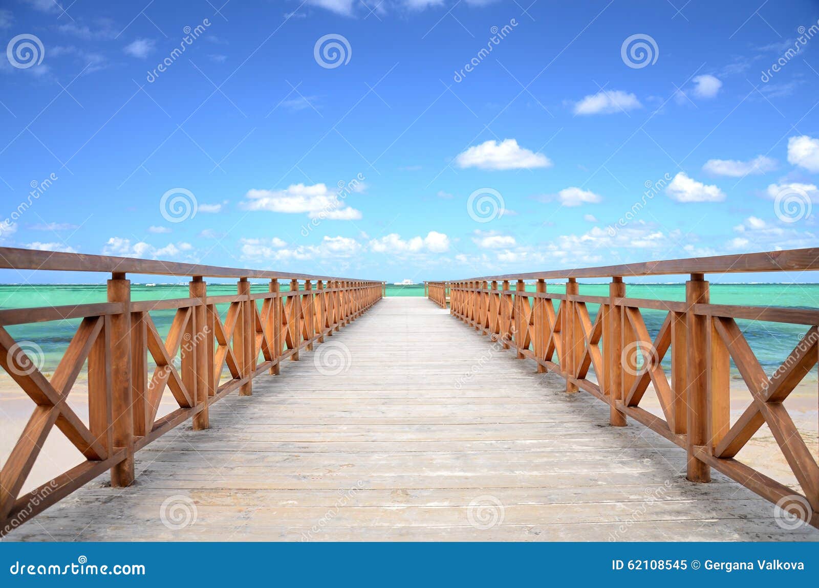 Karibisk Brygga Och Exotisk Strand Fotografering för Bildbyråer - Bild ...