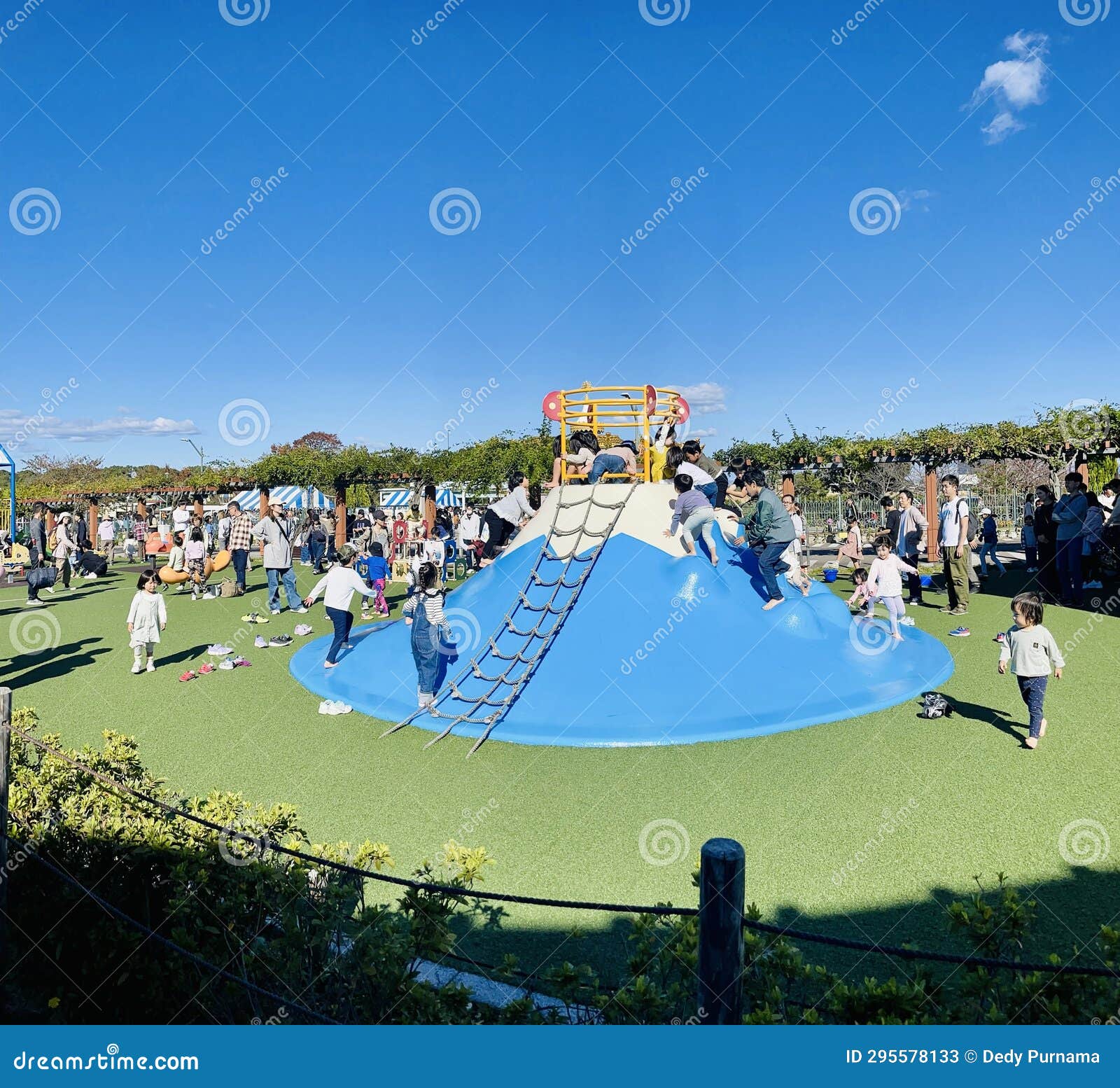 Kariya highway oasis japan editorial stock photo. Image of area - 295578133