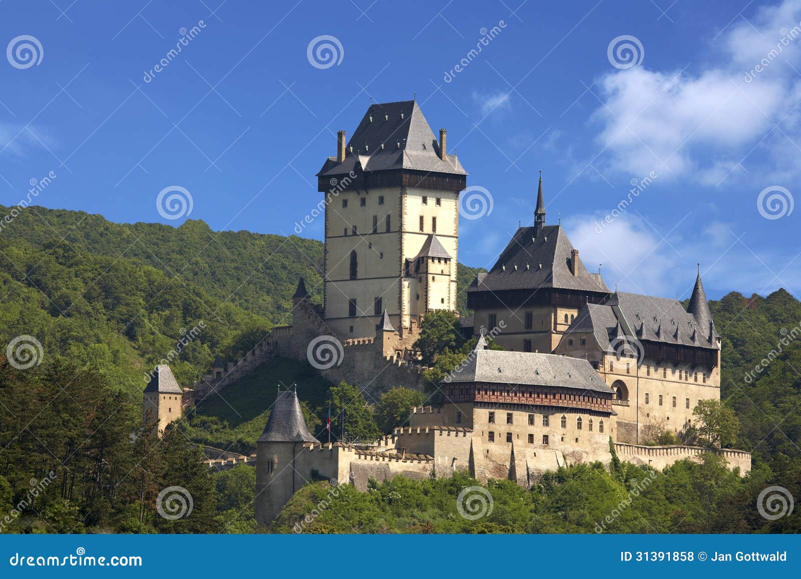 Karlstein-Schloss redaktionelles stockfoto. Bild von mittelalterlich ...