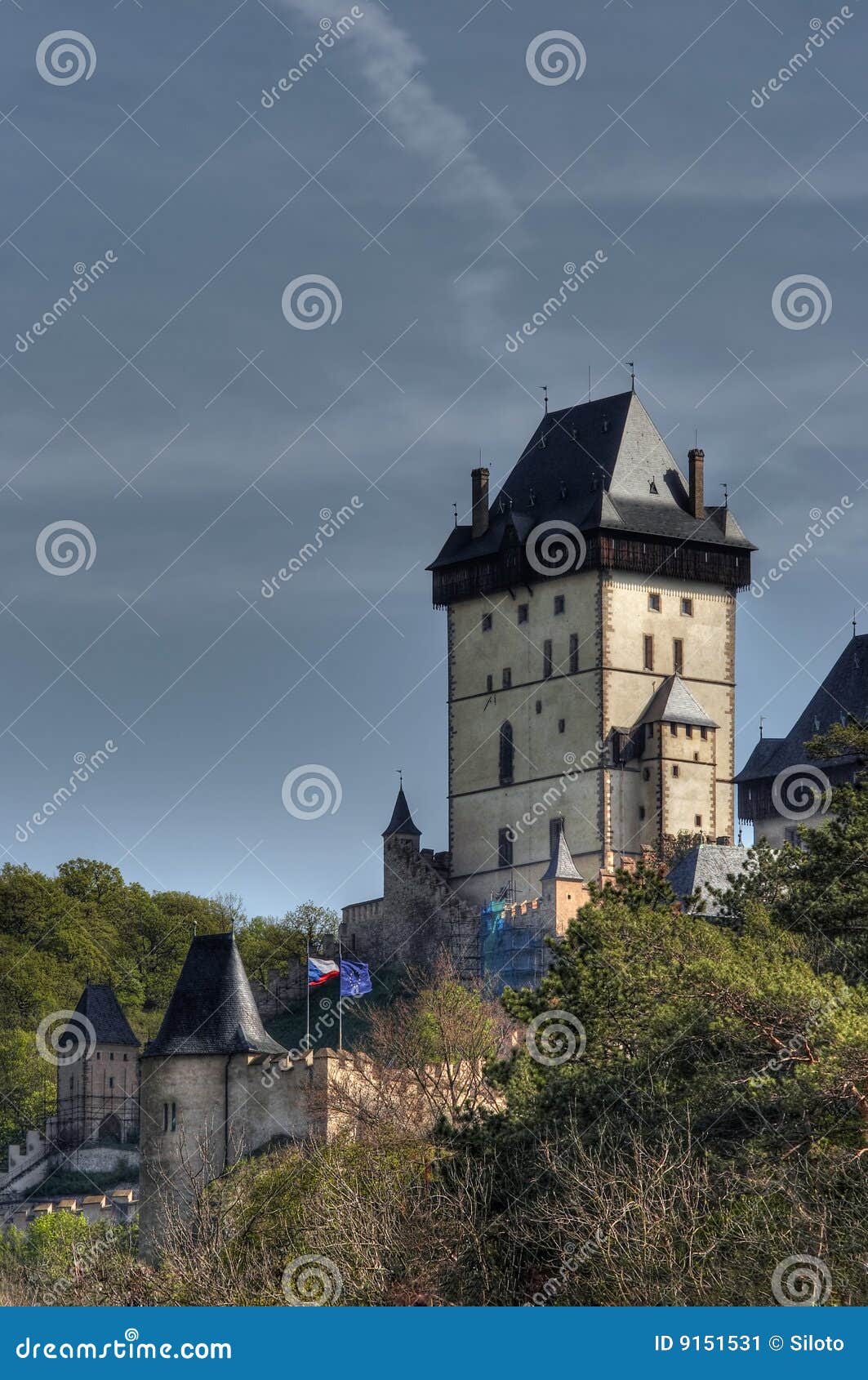 Karlstejn - Castello Gotico Immagine Stock - Immagine di religioso ...