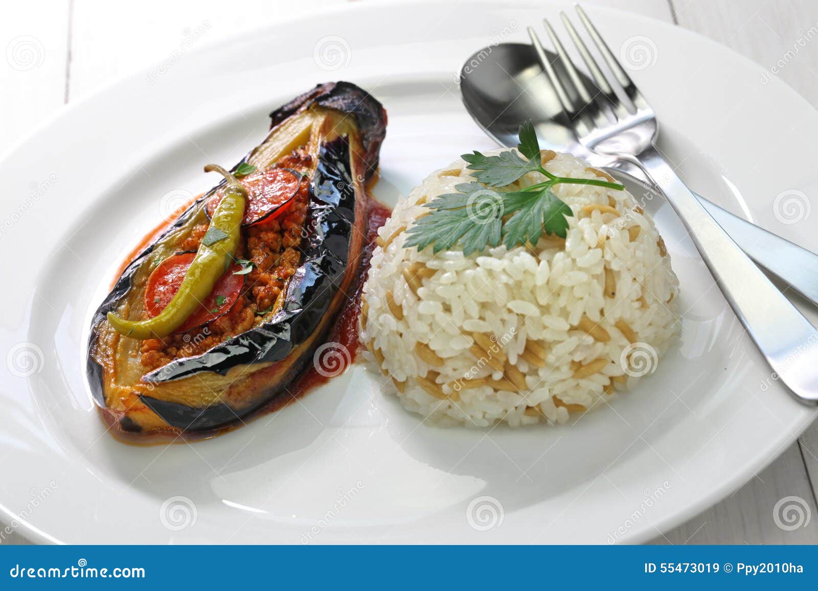 Karniyarik, Turkse keuken stock afbeelding. Image of traditioneel ...