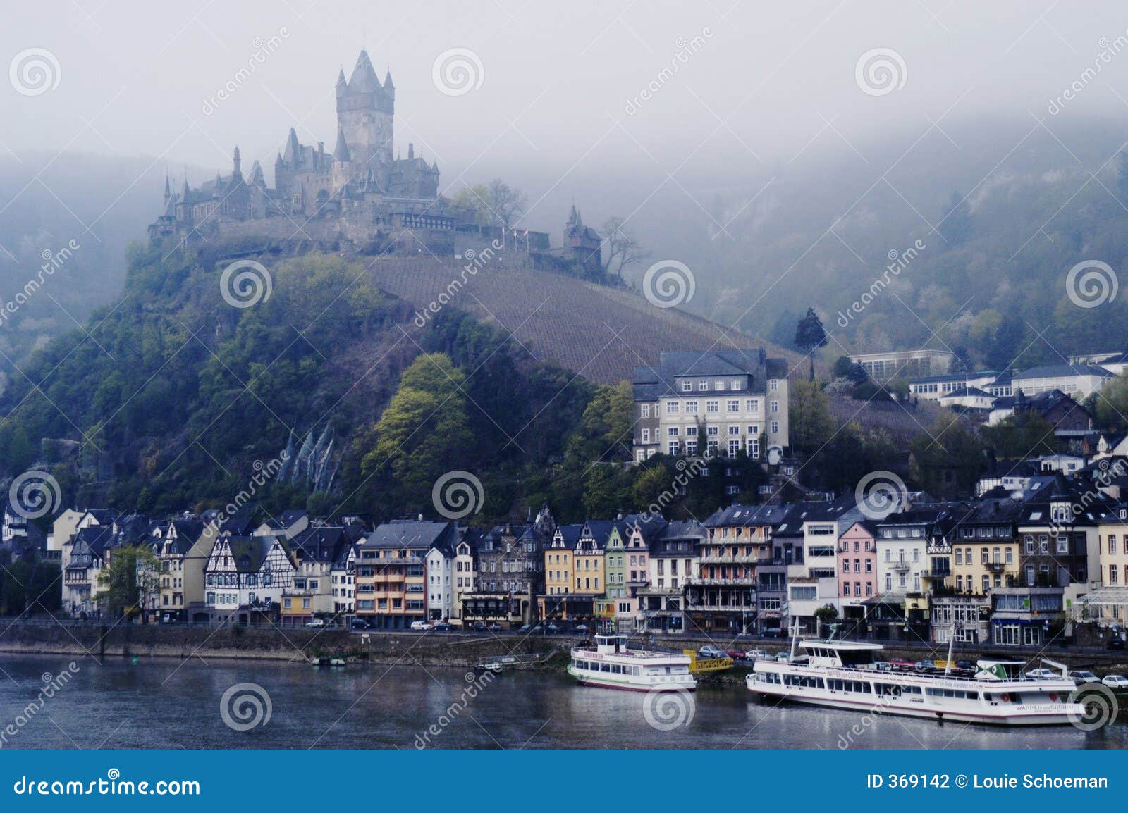 Kasteel in Cochem Op De Rivier Van Moezel, Duitsland Stock Foto - Image ...