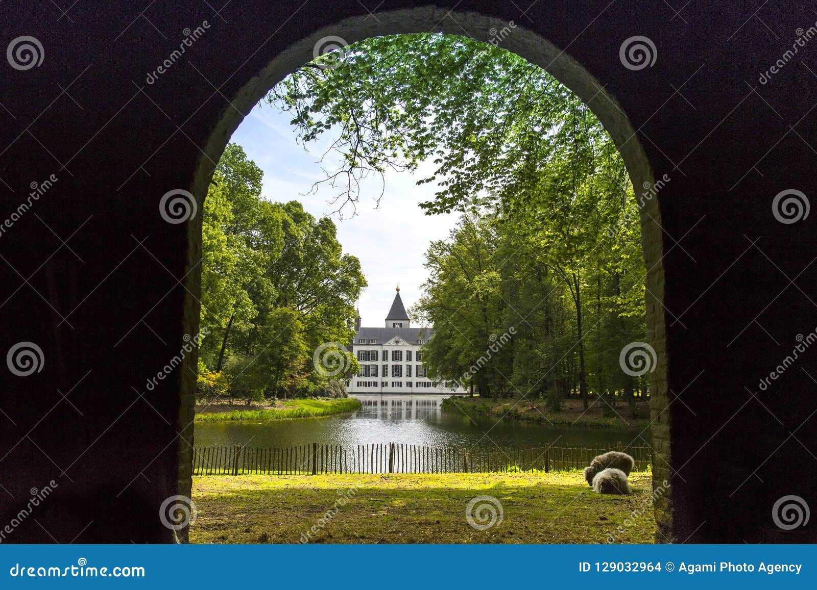 Kasteel Renswoude, Castle Renswoude Stock Photo - Image of utrechts ...