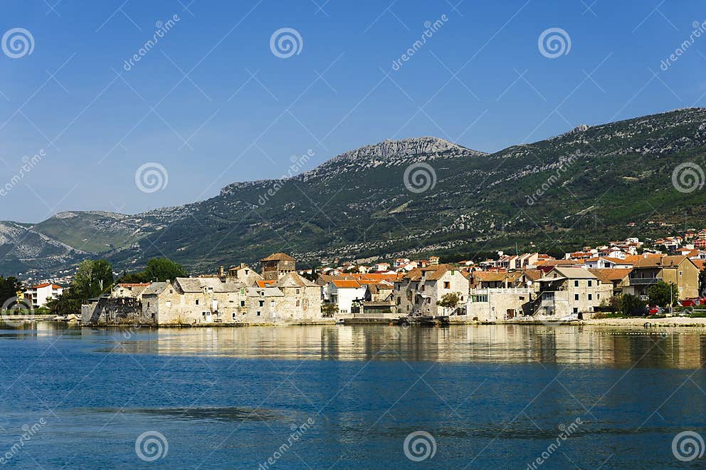 Kastel Gomilica imagen de archivo. Imagen de recorrido - 25485807