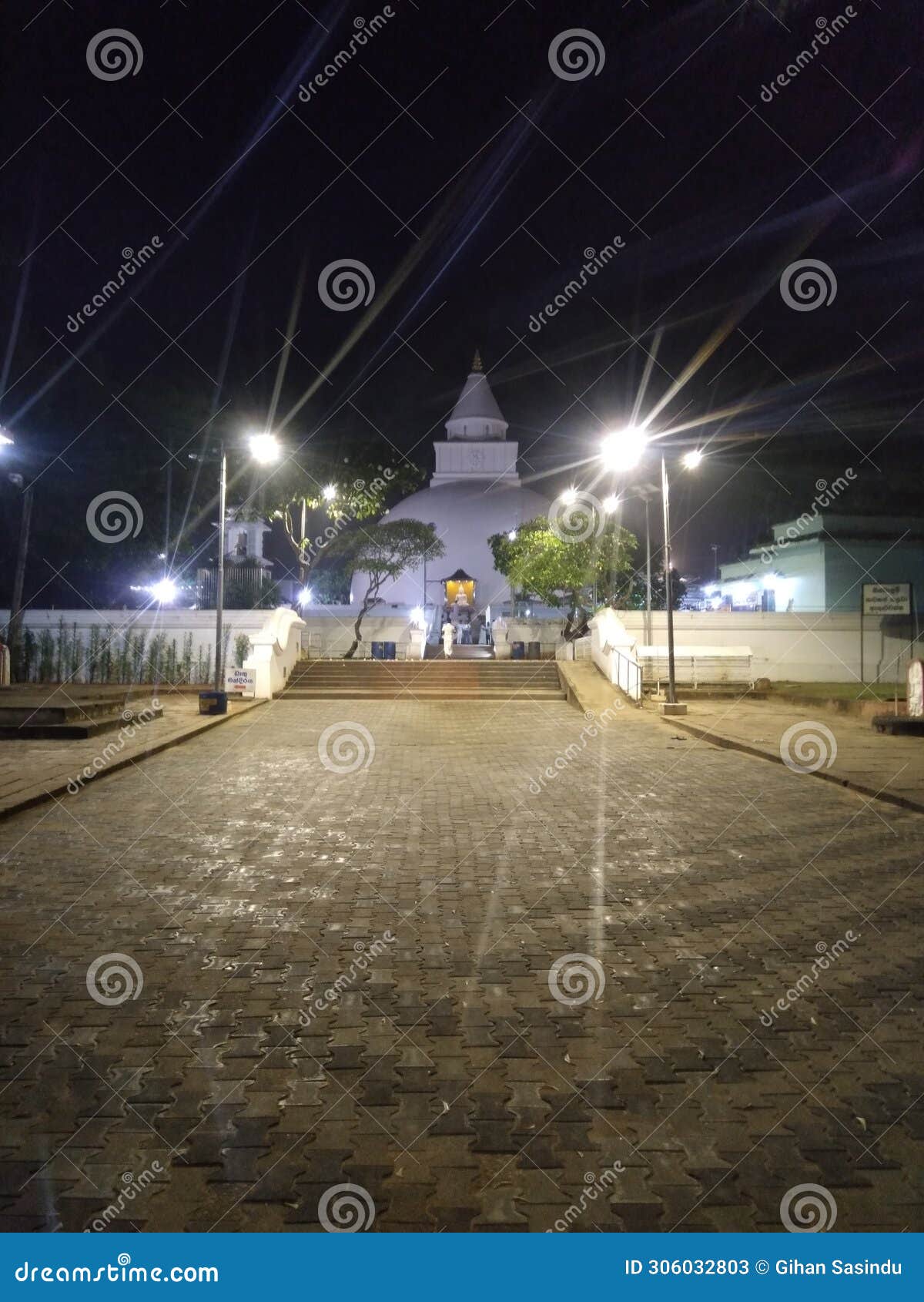 Kataragama Kiriwehera Sri Lanka Buddies Stock Image - Image of ...