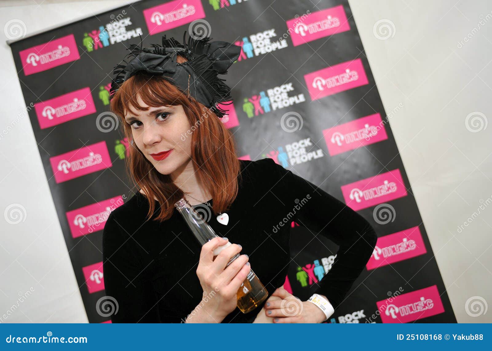 Kate Nash editorial stock photo. Image of performer, piano - 25108168