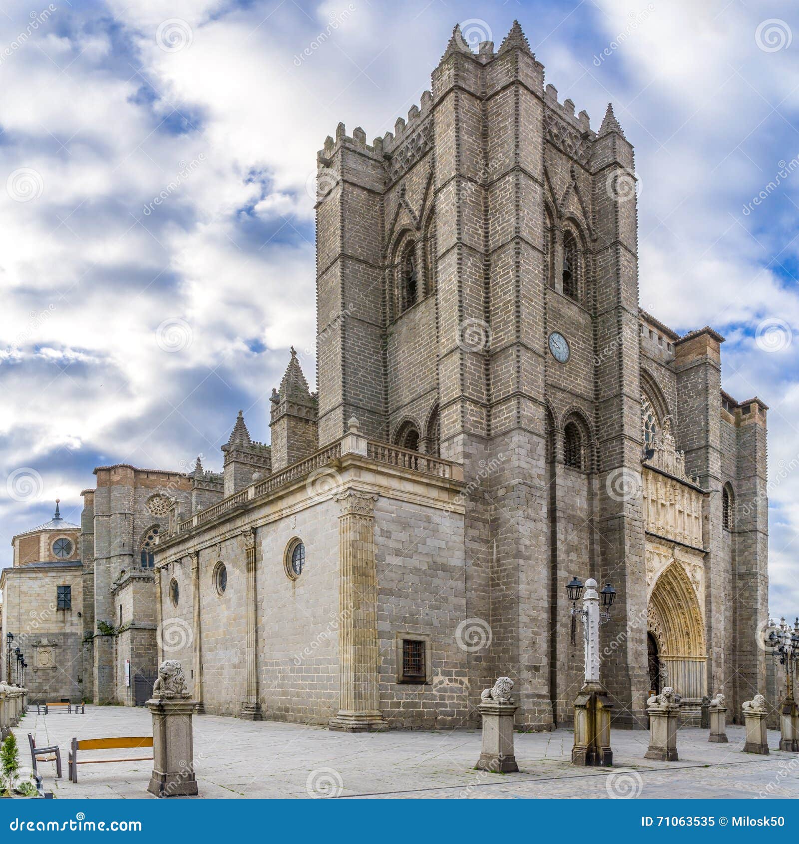 Kathedraal El Salvador Van Avila Stock Afbeelding - Image of spanje ...