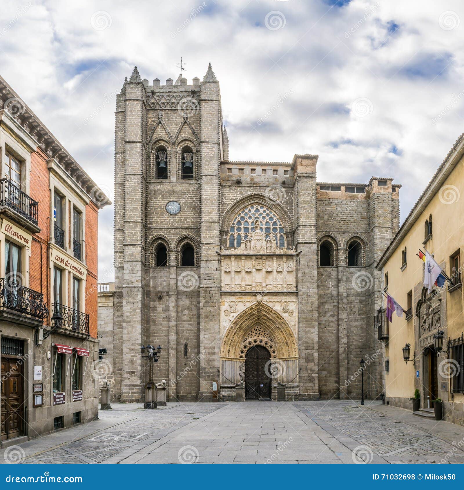 Kathedraal El Salvador Van Avila - Spanje Redactionele Stock Foto ...