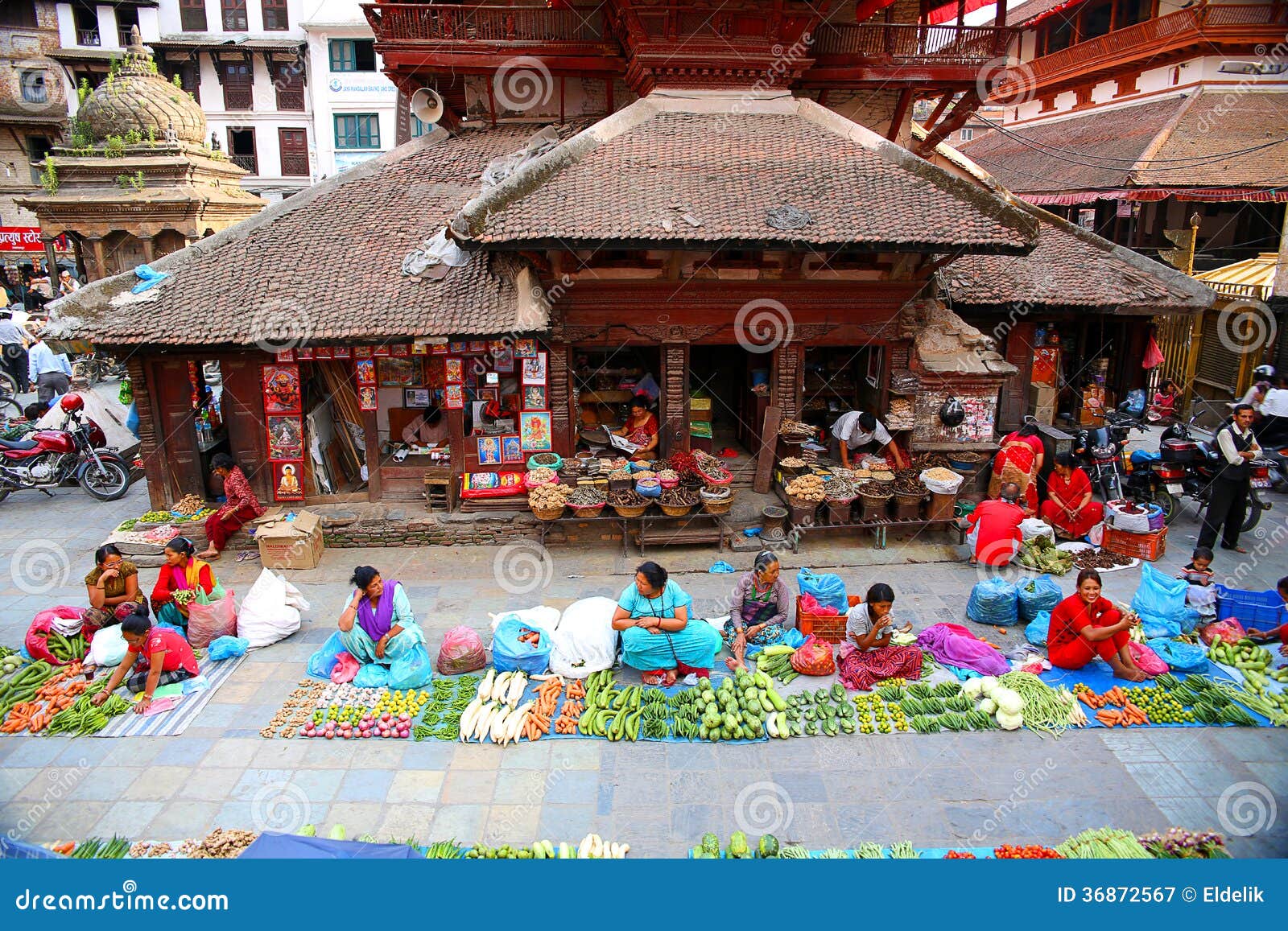 KATHMANDU, NEPAL - JUNE 2013: Everyday Scene at Durbar Square Editorial ...