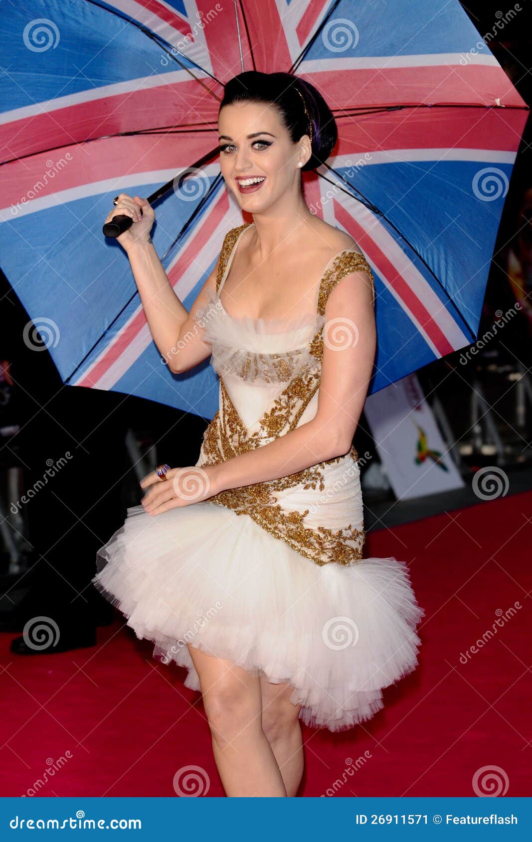 Katie Perry editorial photo. Image of leicester, steve - 26911571