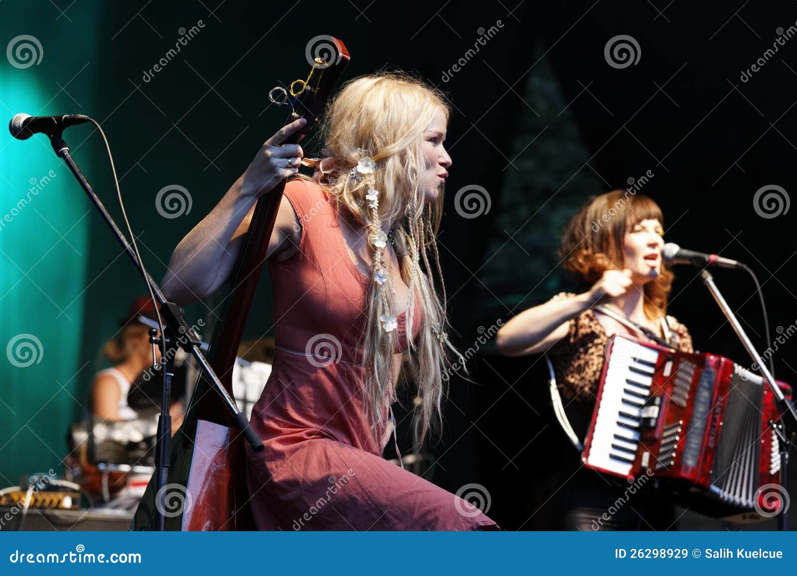Katzenjammer - Solveig Heilo Editorial Stock Image - Image of music ...