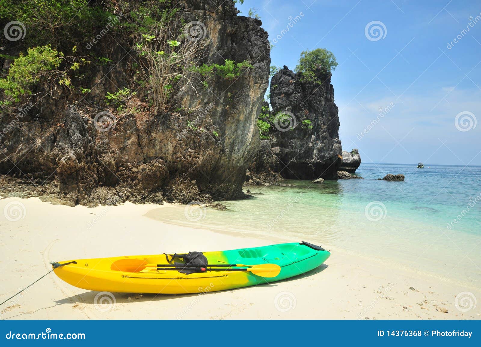 Kayak in Beach stock photo. Image of poda, landscape - 14376368