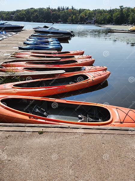 Kayak, split rock editorial image. Image of reflection - 264908165