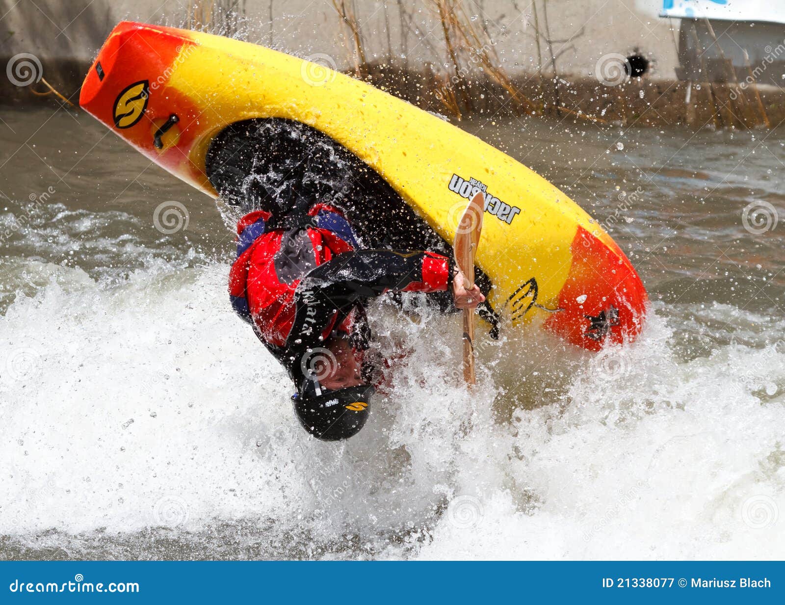 Kayaker fotografia editorial. Imagem de viagem, ativo - 21338077