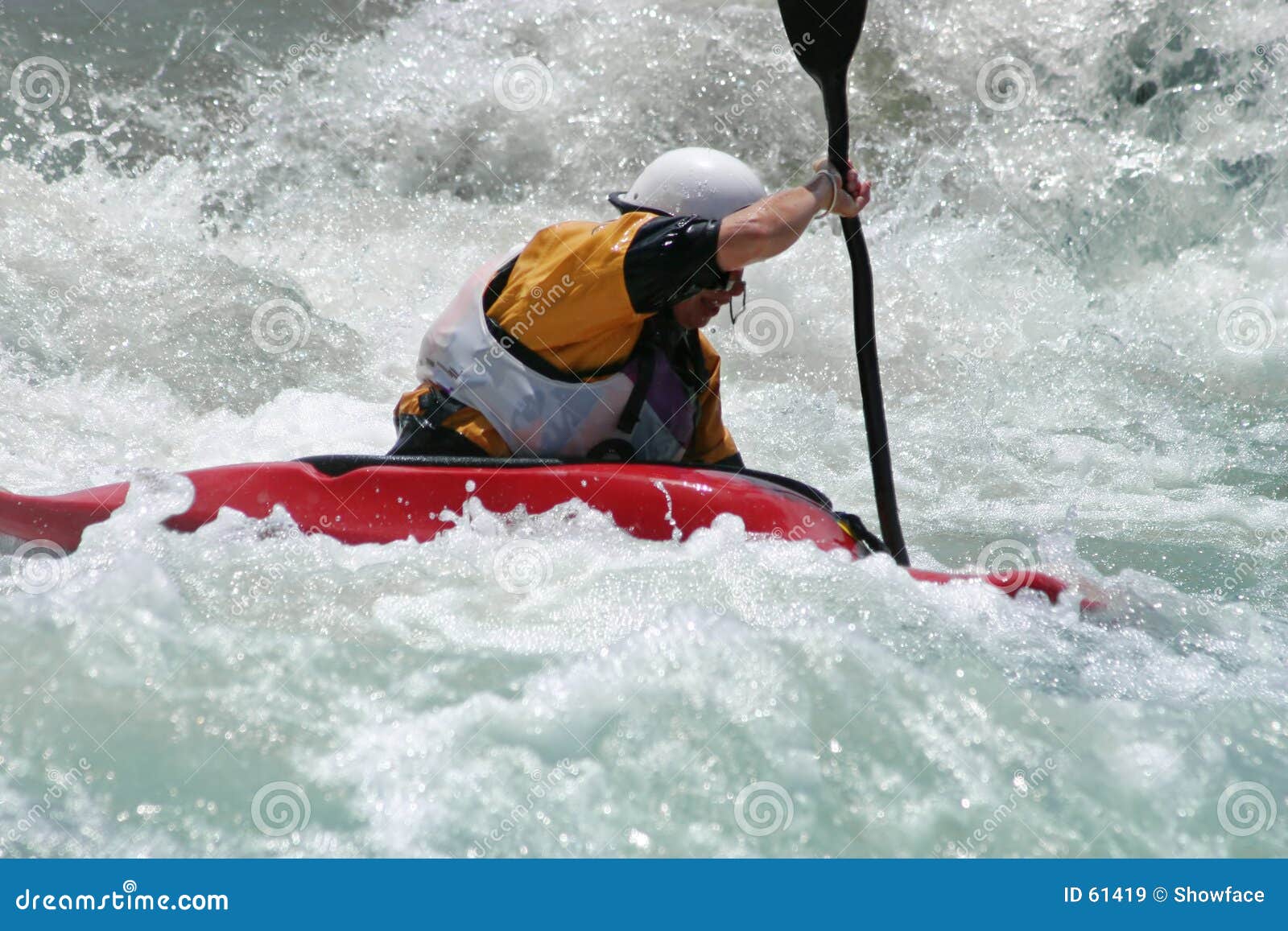 Kayaker de Whitewater imagen de archivo. Imagen de corrientes - 61419