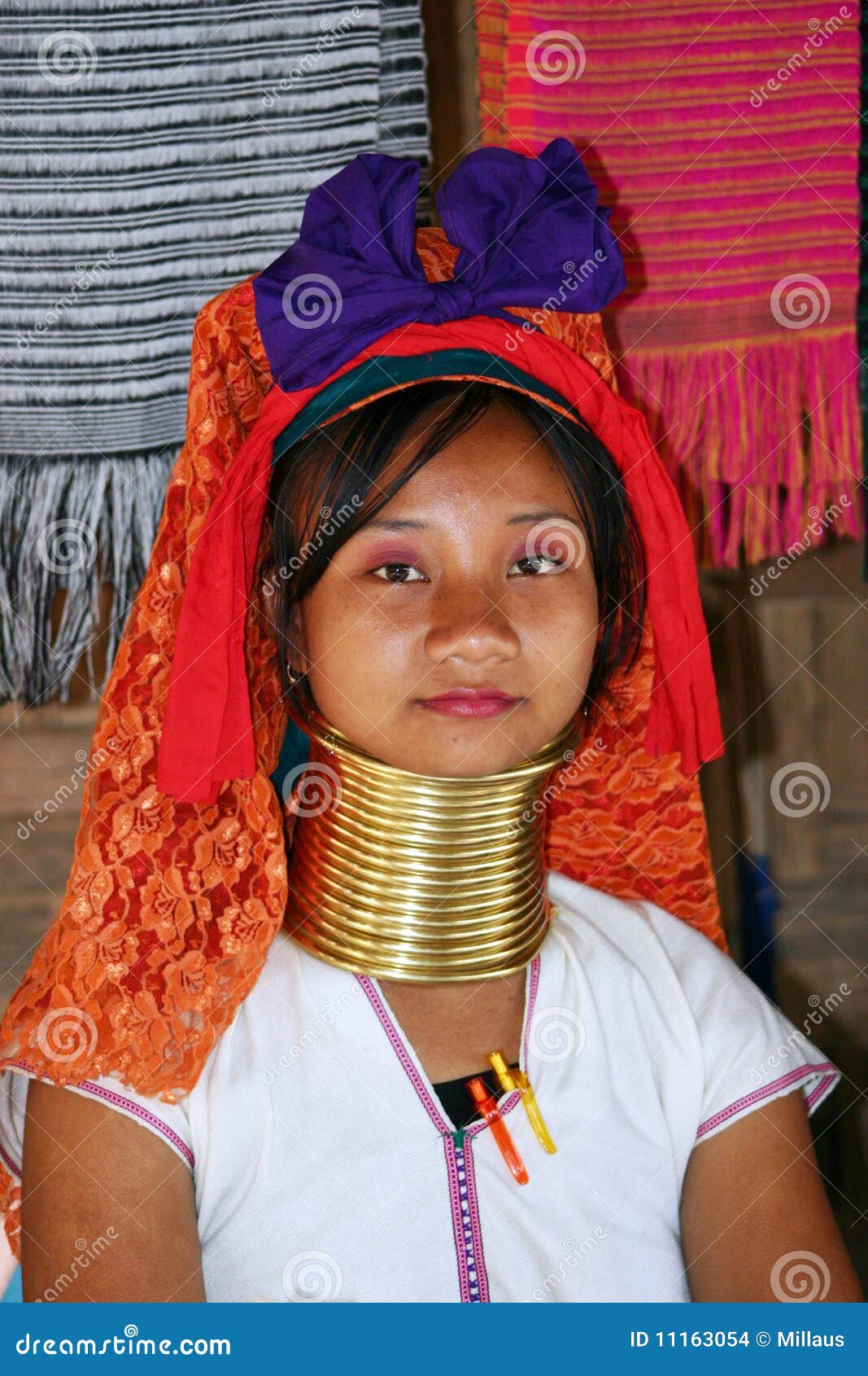 Kayan woman editorial stock image. Image of attraction - 11163054