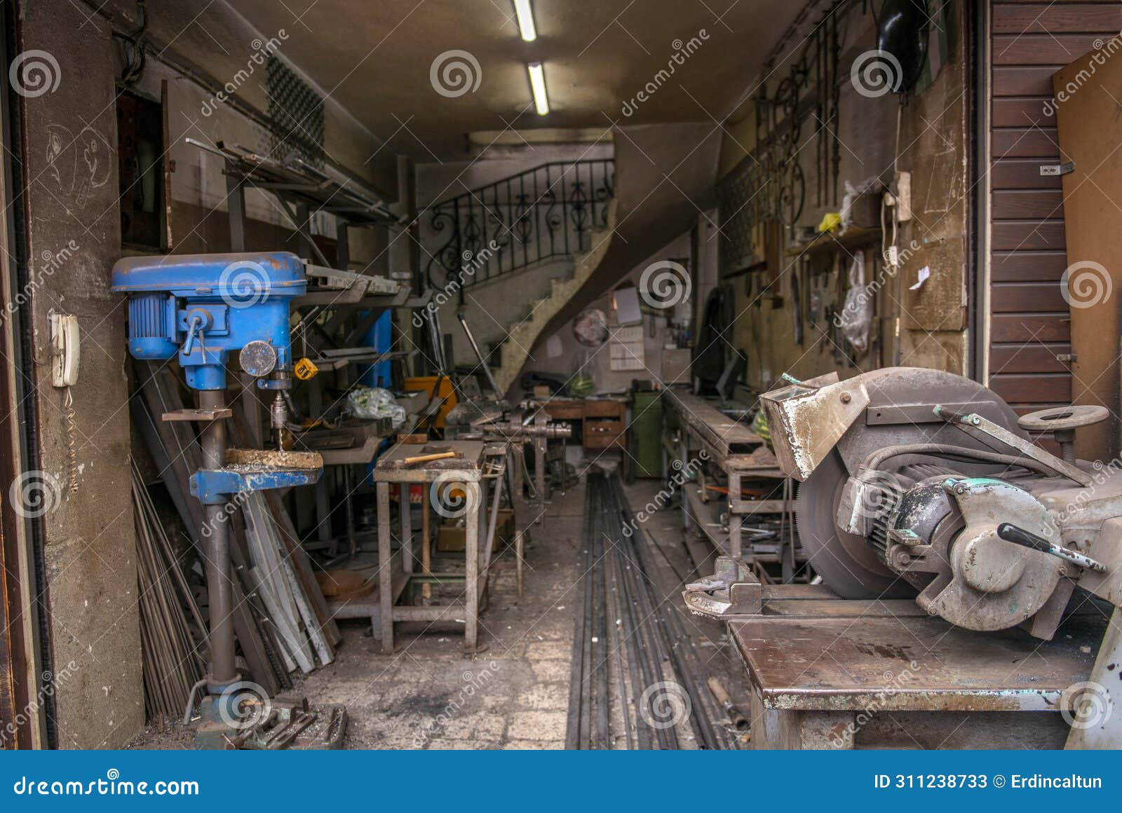 Kayhan Traditional Trade Center Editorial Stock Photo - Image of anren ...