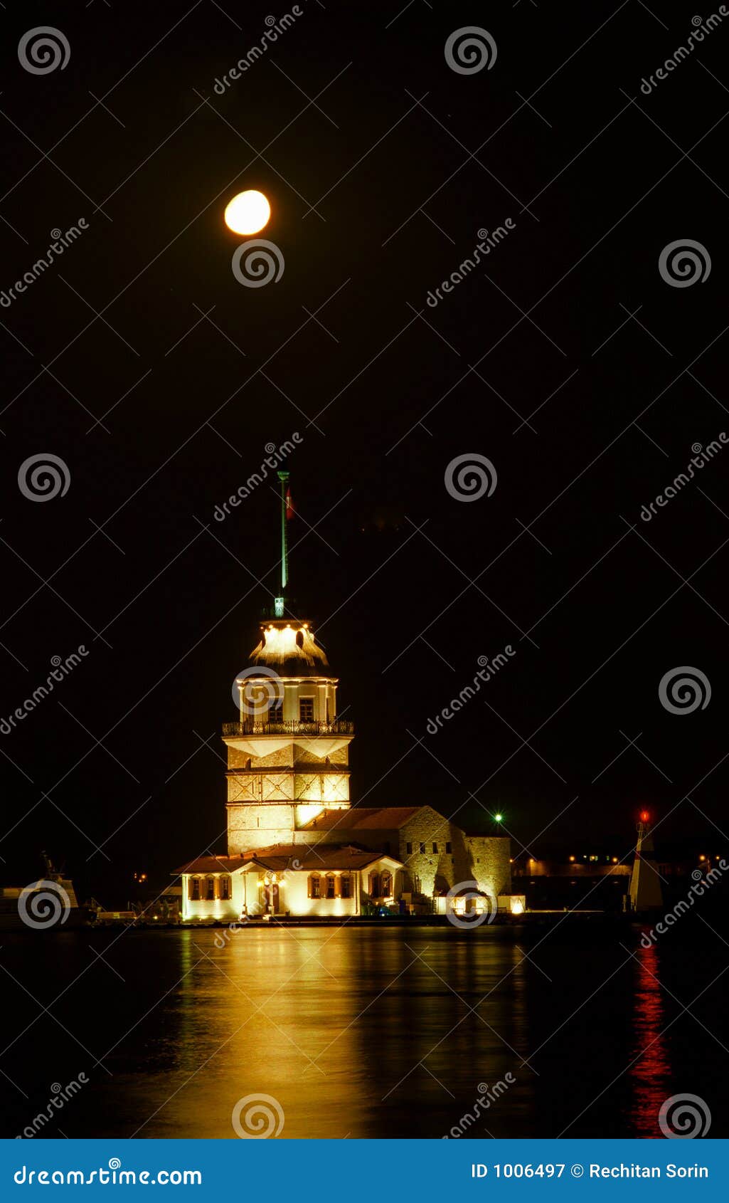 Kaz Kulesi Castle stock image. Image of lighthouse, istanbul - 1006497