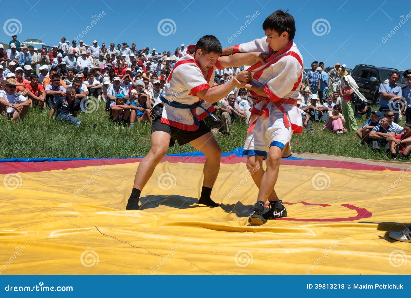 Kazaksha-kyres - Der Nationale Ringkampf in Kasachstan Redaktionelles ...