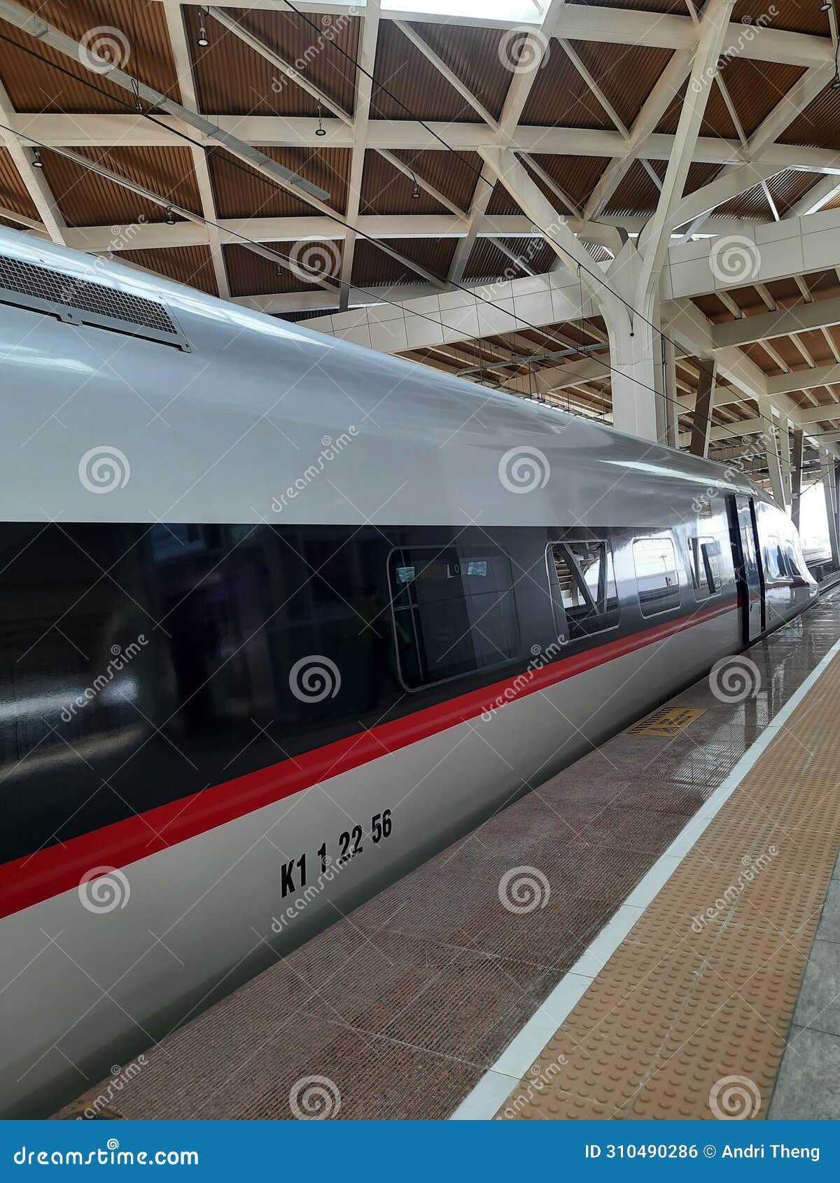 KCIC Train at Bandung Station Editorial Photo - Image of cepat, station ...