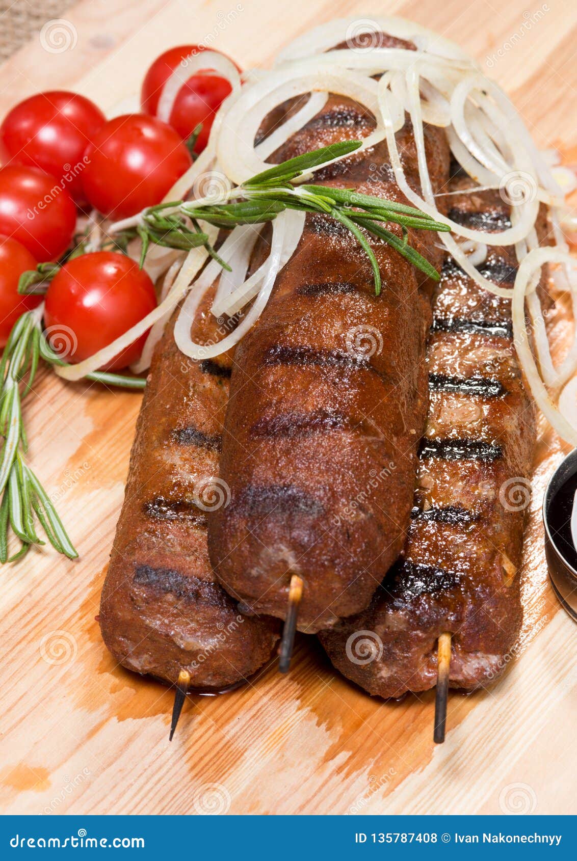 Kebab De Lyulya Con Las Verduras Foto de archivo - Imagen de calle ...