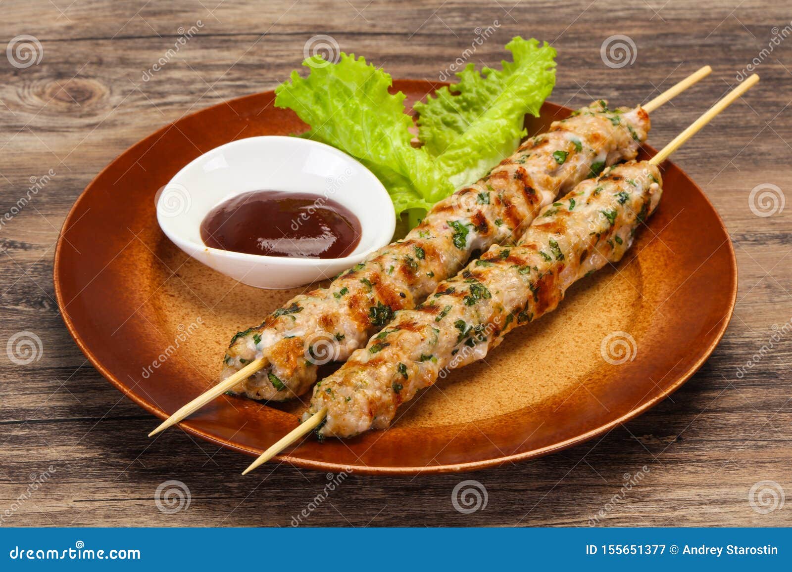 Kebab Picadito Del Pincho Del Cerdo Con La Salsa Imagen de archivo ...