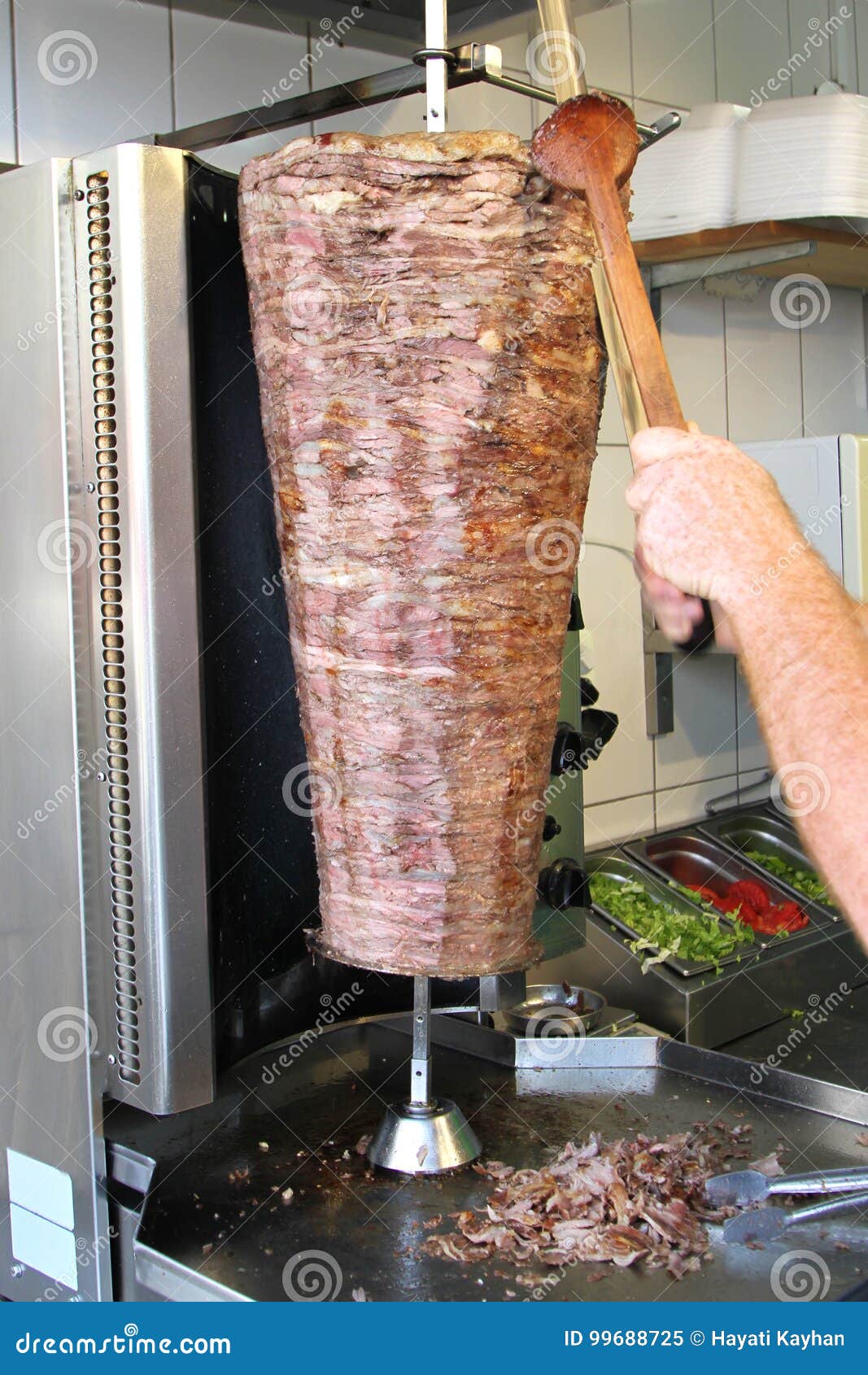 Kebab turco del doner immagine stock. Immagine di fetta - 99688725
