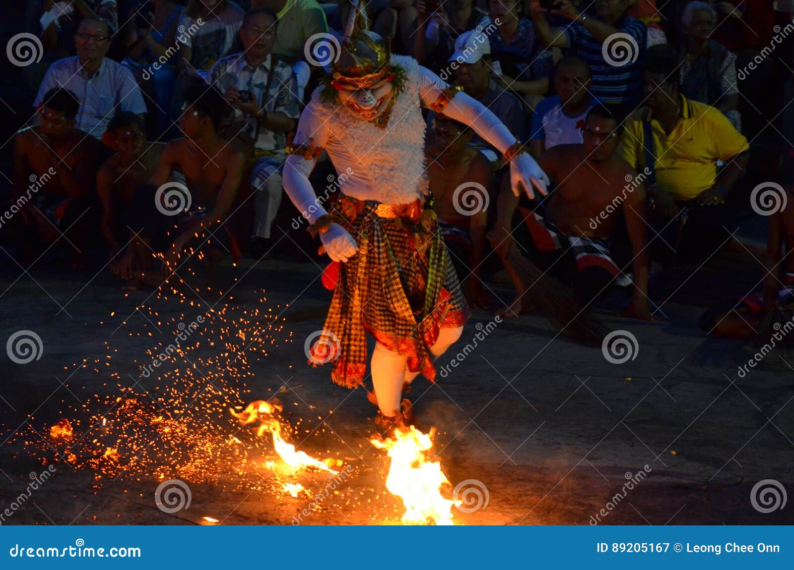 The Kecak Fire Dance at Uluwatu Temple, Bali, Indonesia Editorial ...