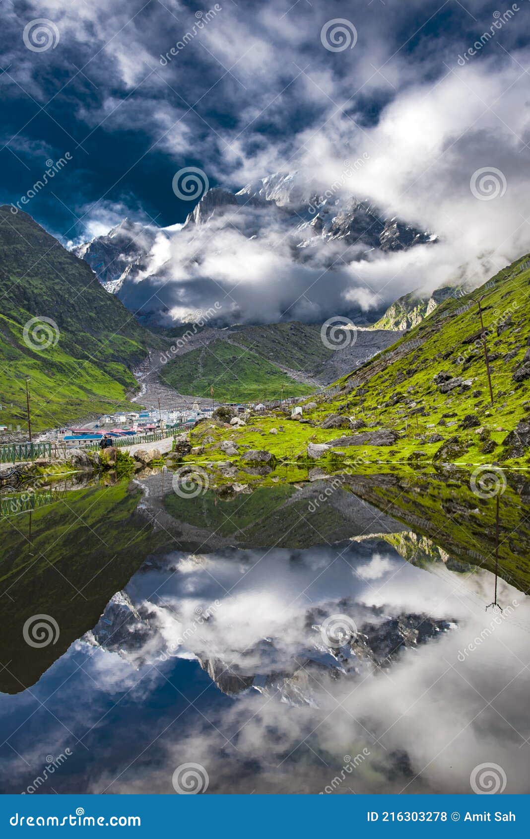 Kedarnath Uttarakhand India Foto de archivo - Imagen de agua, nube ...