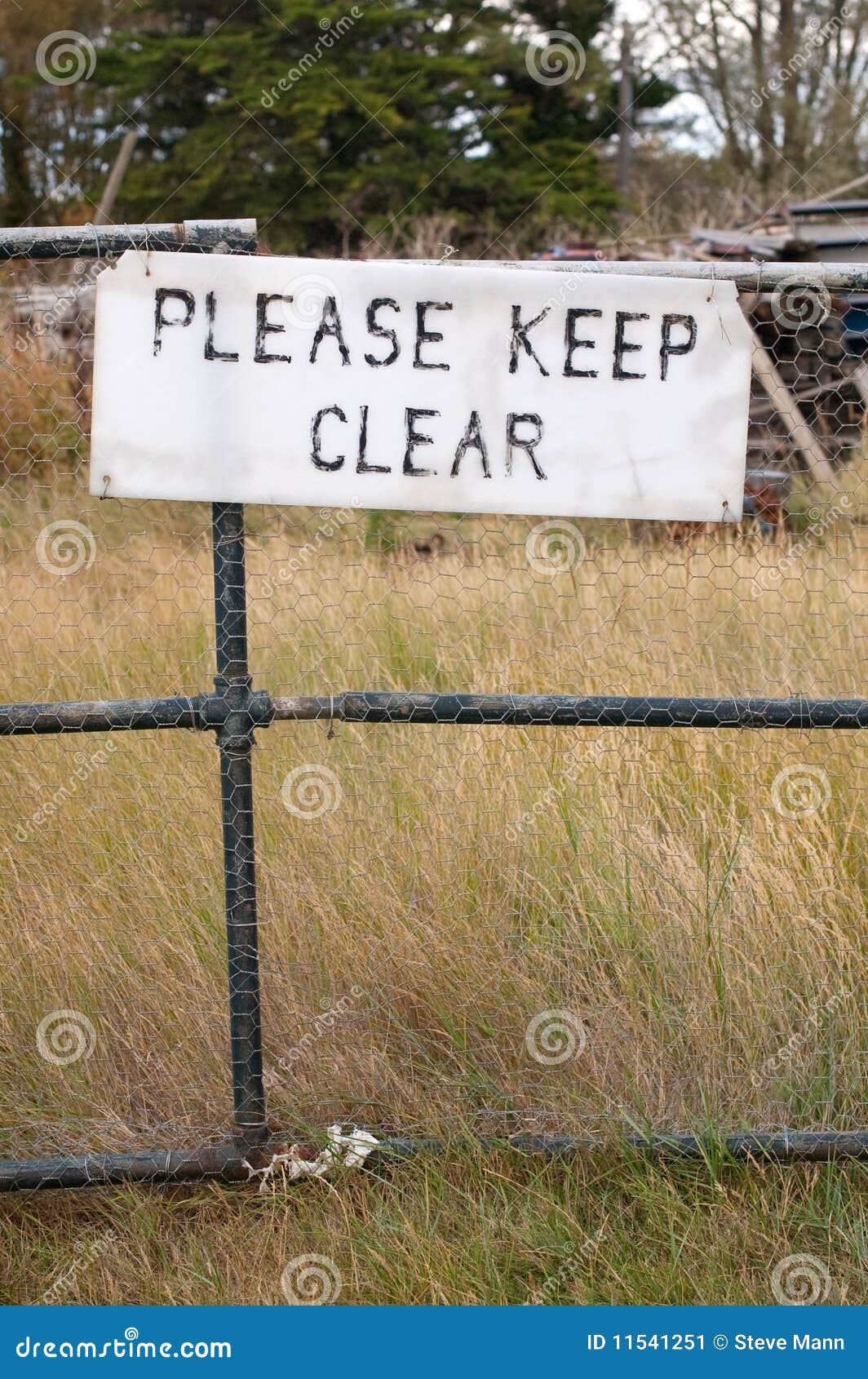 Keep clear stock image. Image of barrier, sign, clear - 11541251
