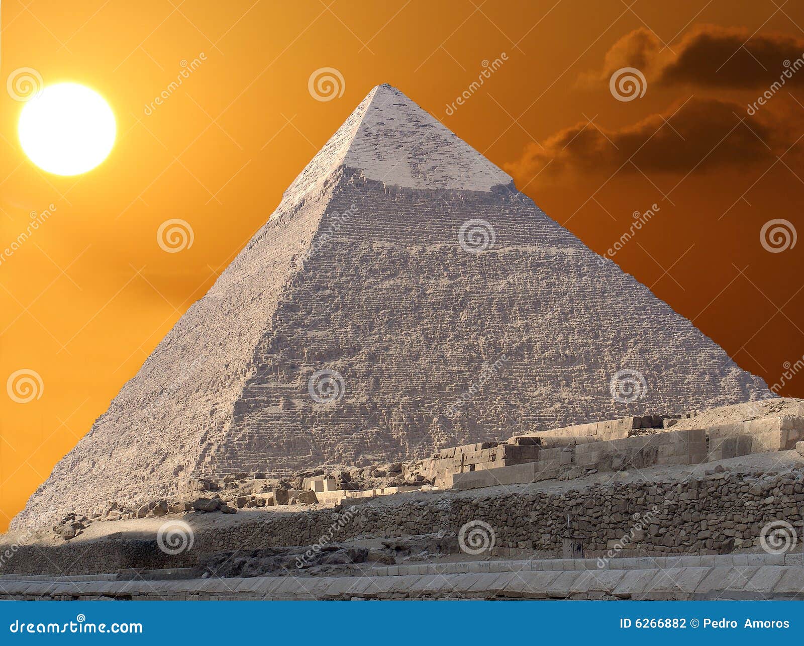 Kefren Pyramid and the sun stock photo. Image of kheops - 6266882