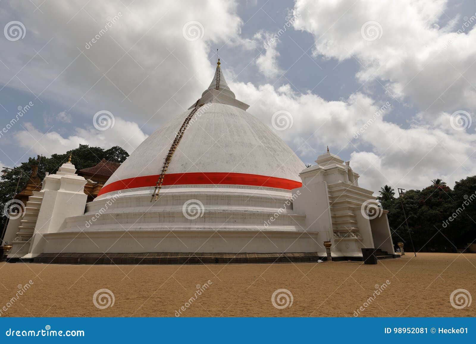 Kelaniya Raja Maha Vihara Temple in Colombo Stock Image - Image of ...