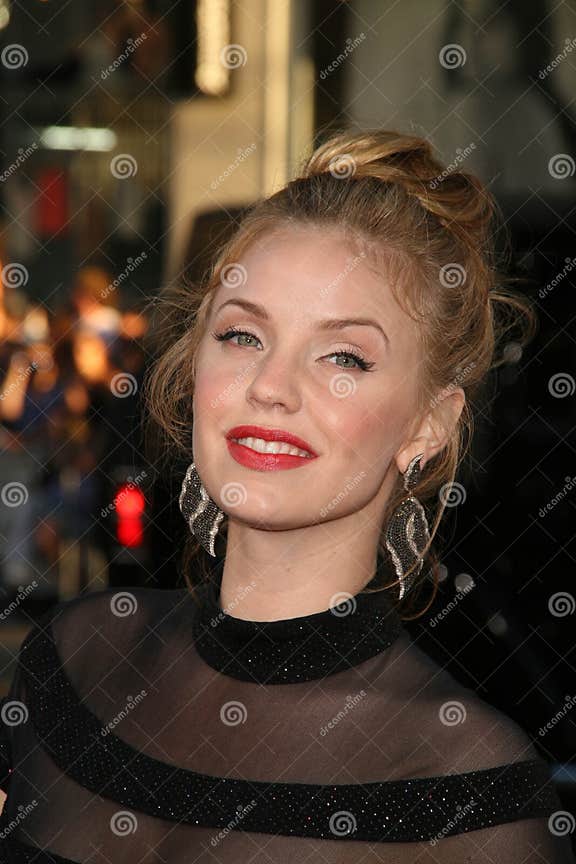 Kelli Garner editorial photography. Image of distance - 25585832