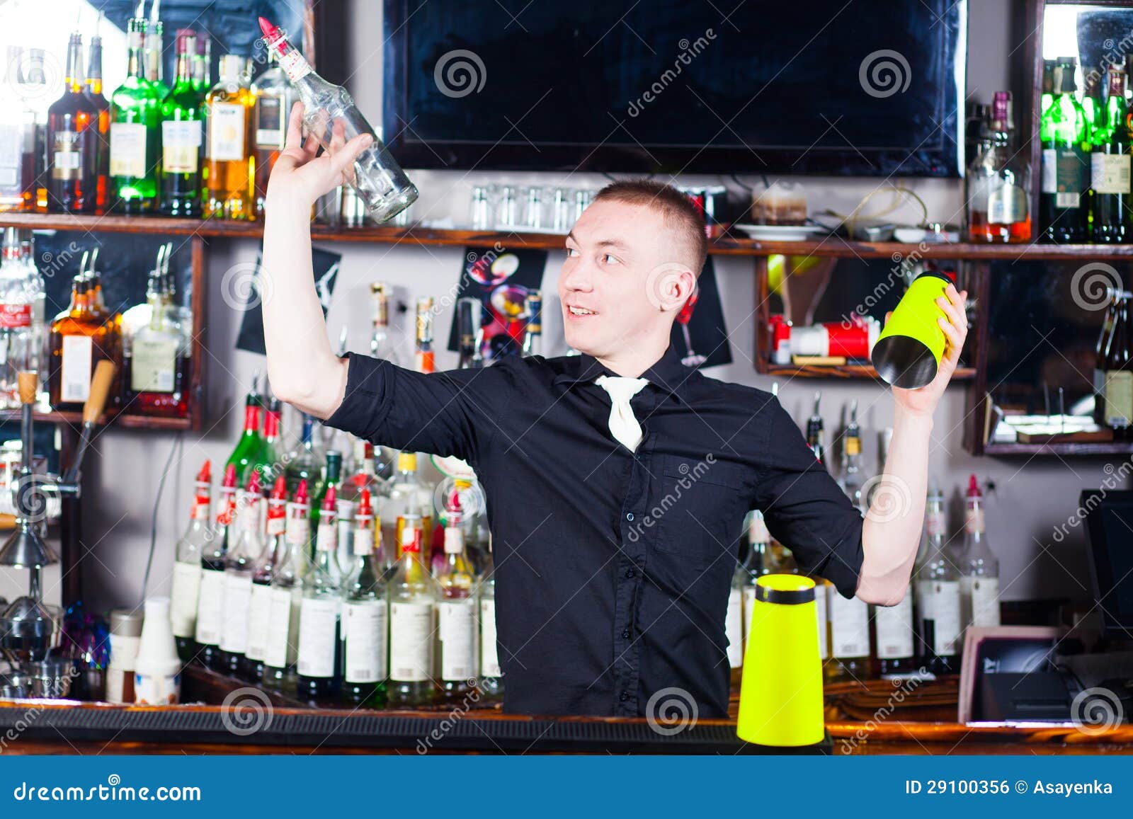 Kellner in der Aktion stockfoto. Bild von glücklich, nahaufnahme - 29100356