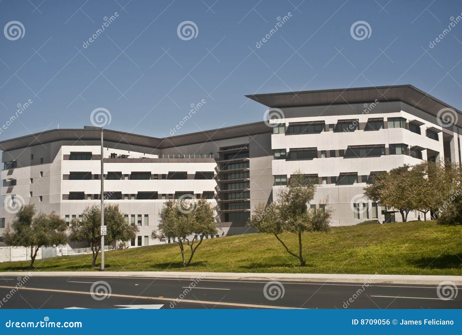 Kellogg Library at CSU San Marcos Stock Photo - Image of architecture ...