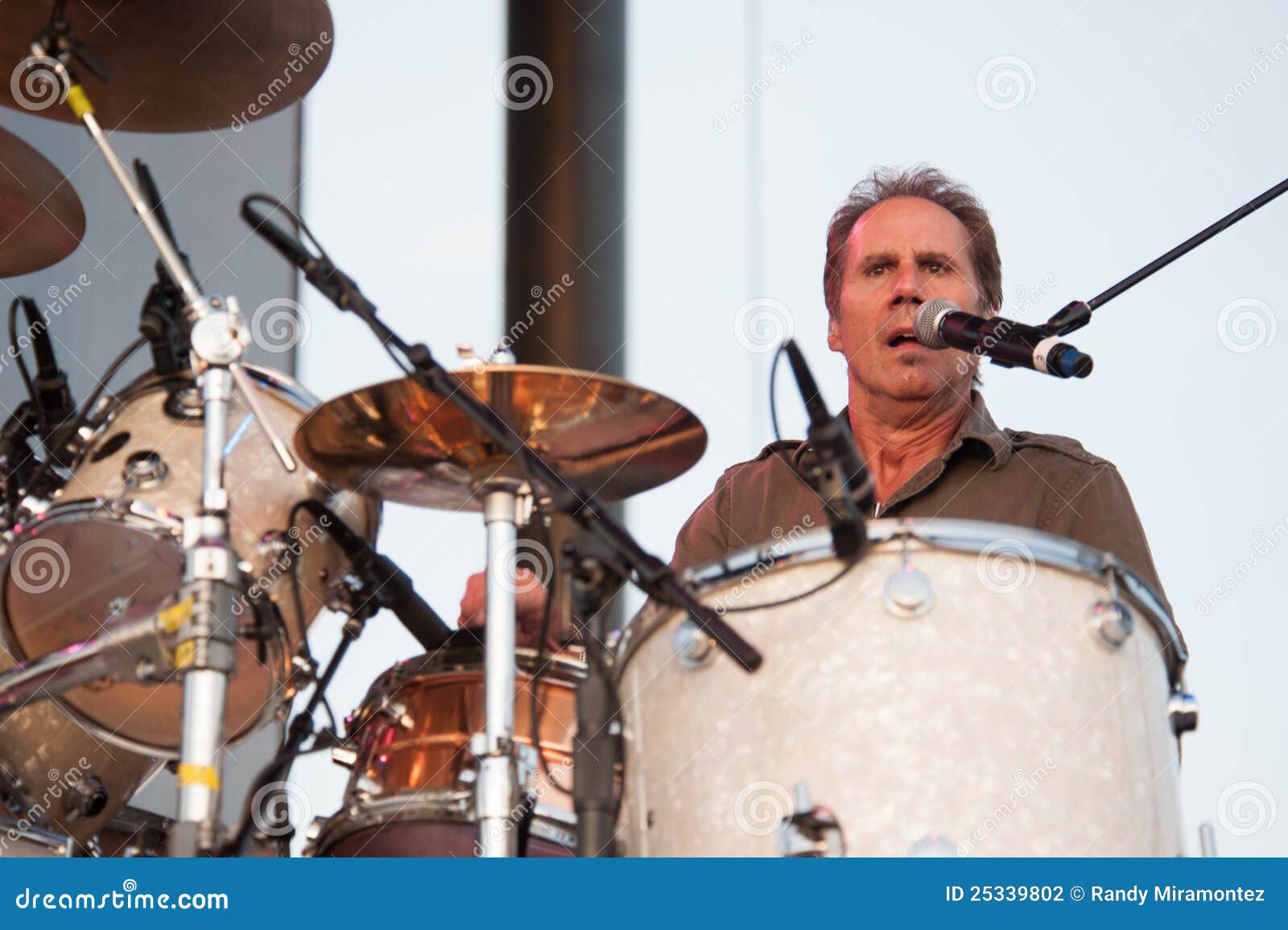 Kelly Keagy editorial photography. Image of hair, perform - 25339802