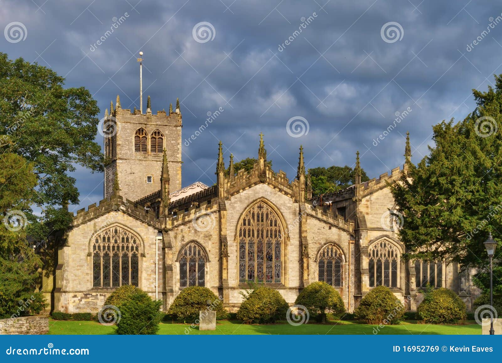 Kendal Parish Church stock image. Image of exterior, tower - 16952769