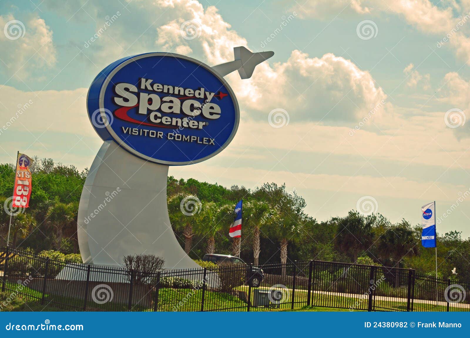 KENNEDY SPACE CENTER VISITOR COMPLEX Editorial Photography - Image of ...