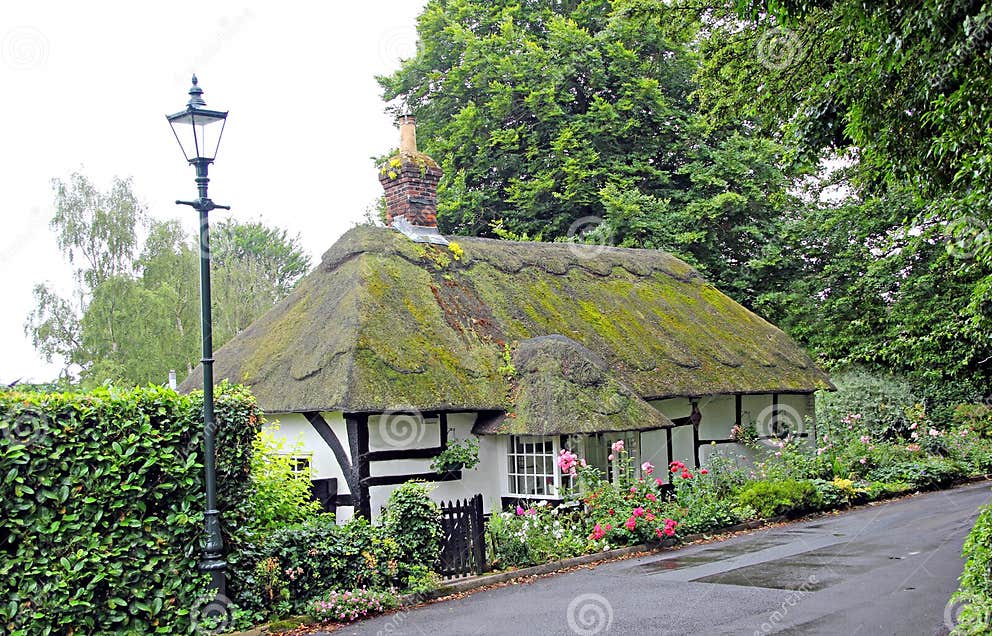 Kent chocolate box cottage stock photo. Image of border - 25568798