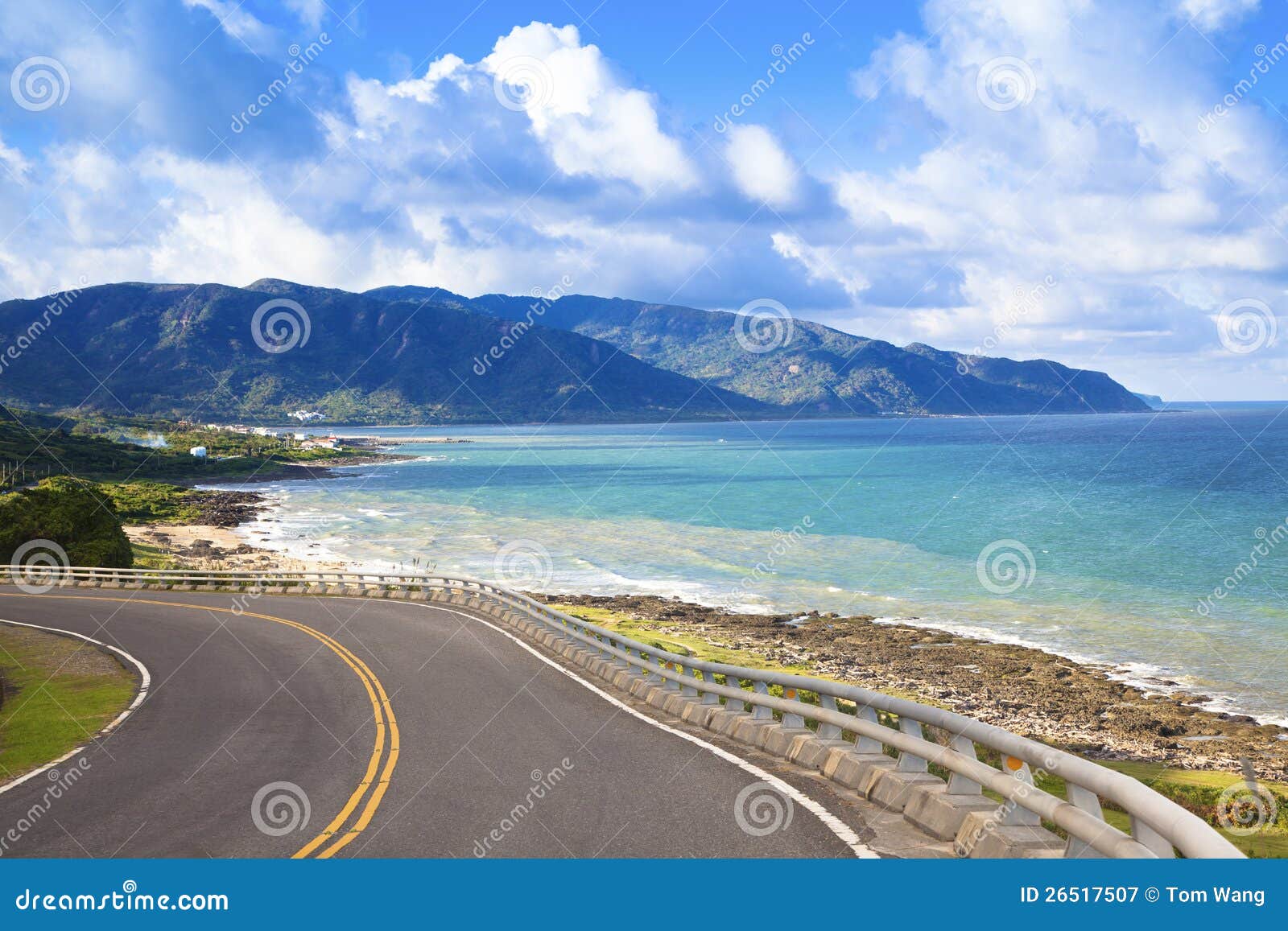 Kenting National Park In The Eluanbi On The 18-meter-high Lighthouse ...